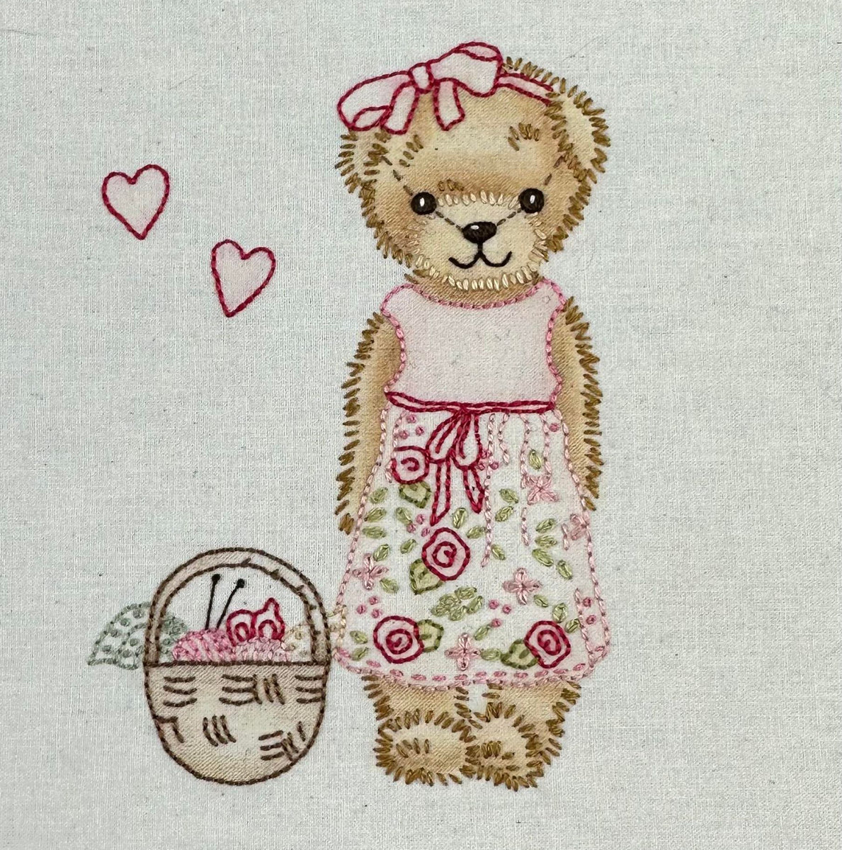 STITCH WITH MEE - STITCHERY PATTERN - LIBBY RICHARDSON – Bear Essence