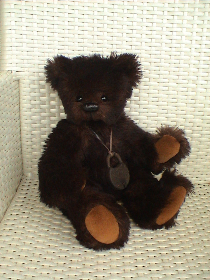 KIT BREWSTER - BEARS BY ANNIE – Bear Essence
