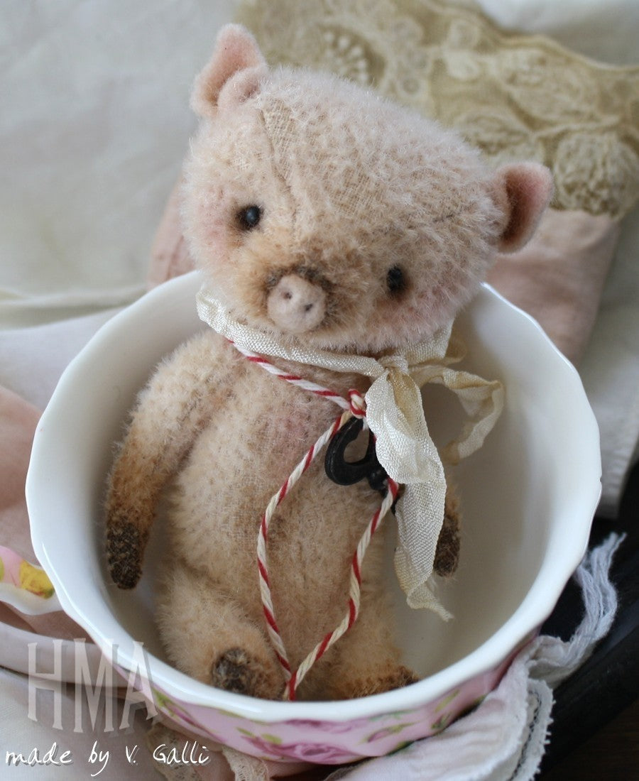 BEAR MAKING PATTERN PIGSLEY - VIVIANNE GALLI – Bear Essence