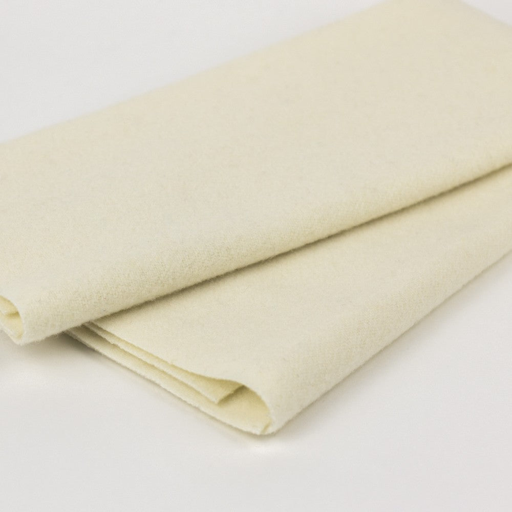 LN50 PARCHMENT - 1/8 SUE SPARGO MILL DYED WOOL – Bear Essence